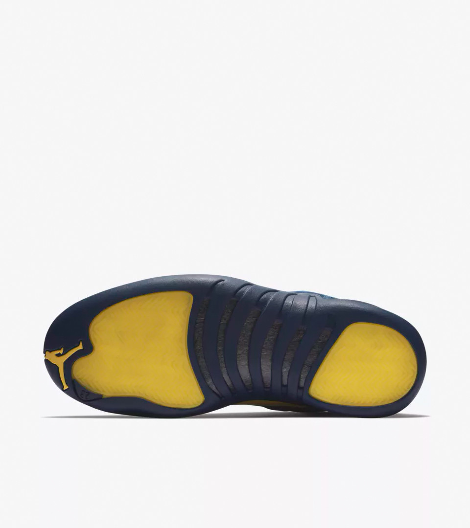 Air Jordan 12 Michigan sneaker match tees release